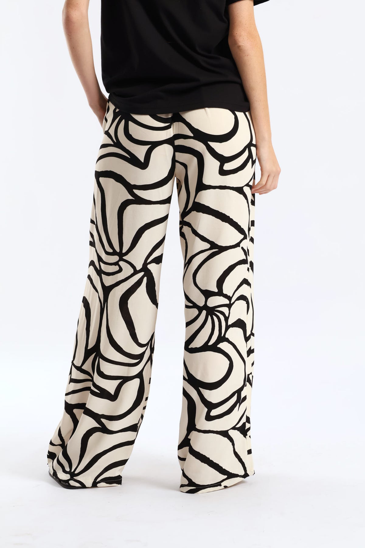 Ladies Swirl Print Wide Leg W Front Pleat Pants - Cream/Black – Edgars