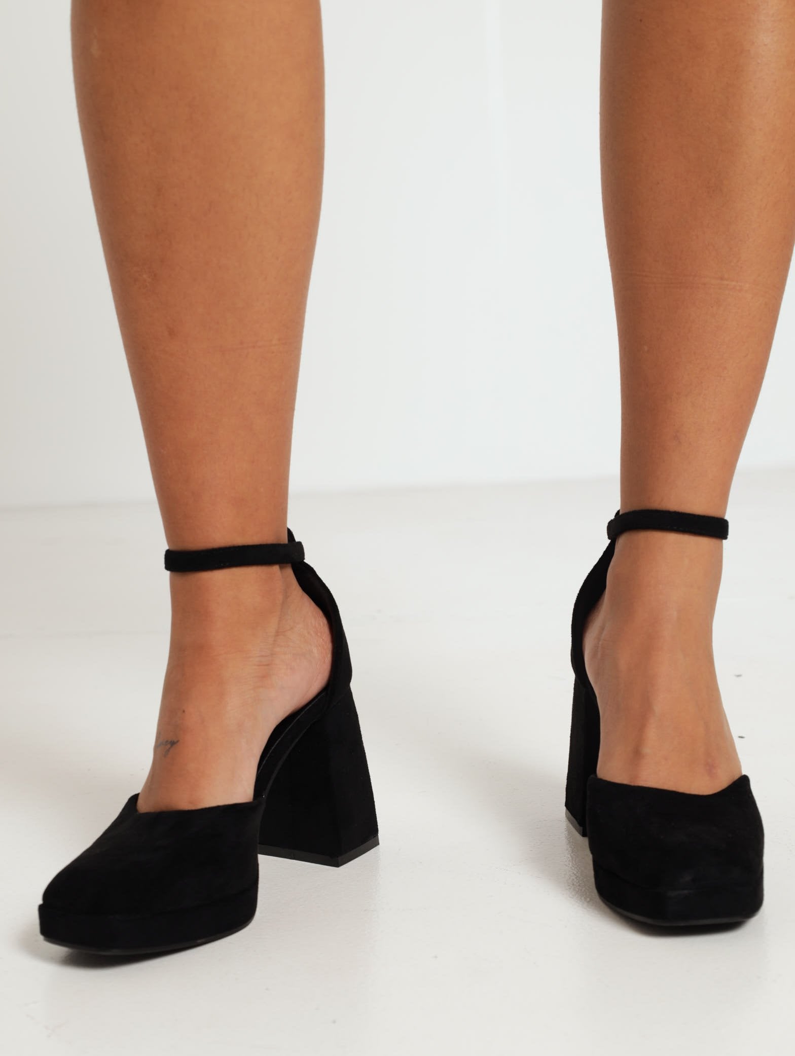 Closed Toe Platform Block Heel - Black – Edgars