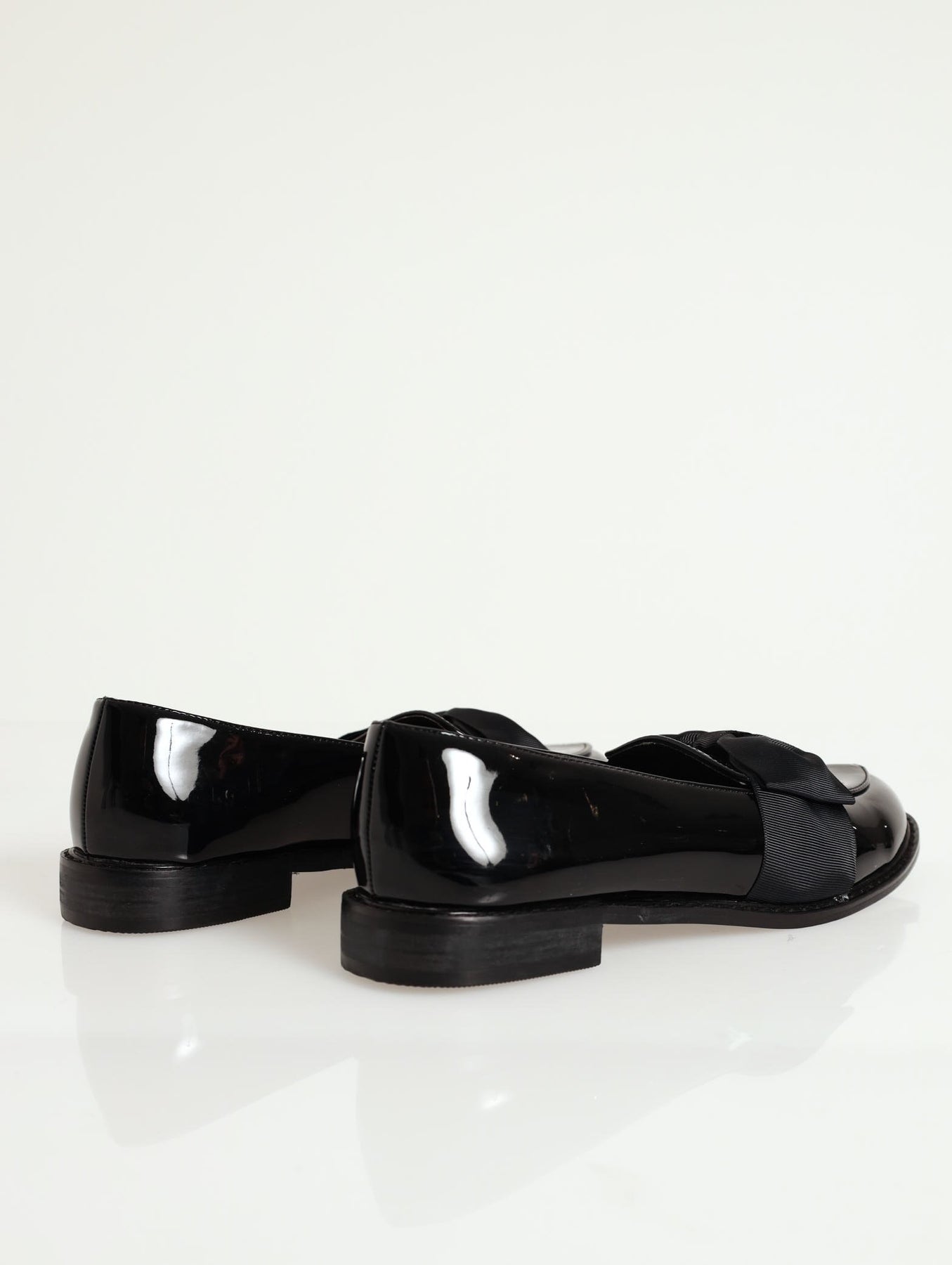 Ladies Loafer With Updated Petersham Bow - Black – Edgars