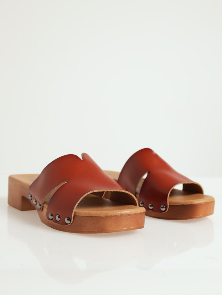 Ladies Soft Style Kesia Open Toe Clog - Cognac – Edgars