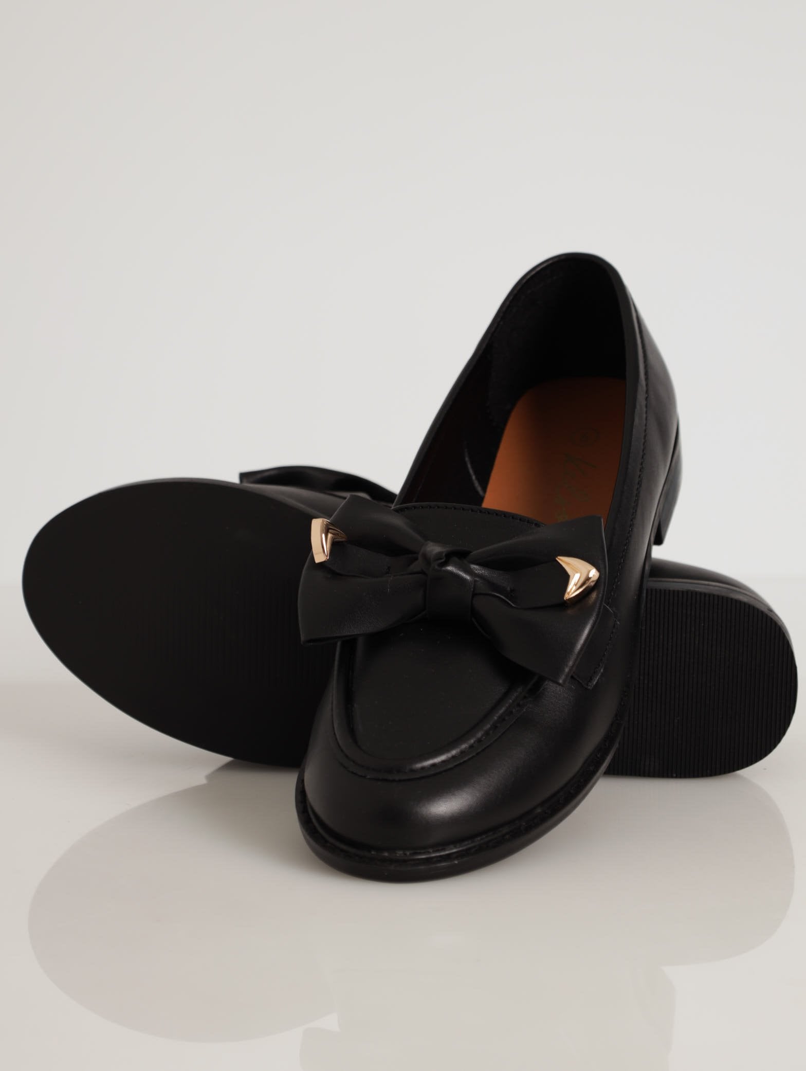 Ladies Loafer With Edge Stain Bow - Black – Edgars